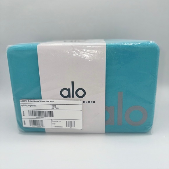 ALO Yoga | Accessories | Nwt Alo Yoga Uplifting Block In Bright Aqua ...